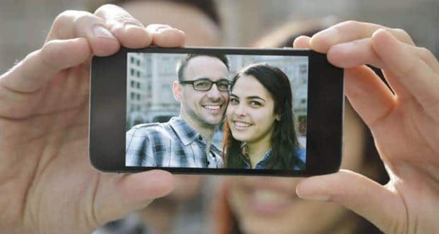 Sony invents unique perfume bottle camera for a perfect selfie ...