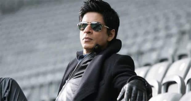 Outrageous - SRK fined just Rs 100 for smoking in stadium ...