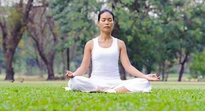 Easy Pose (Sukhasana): How To Practice, Benefits And Precautions ...