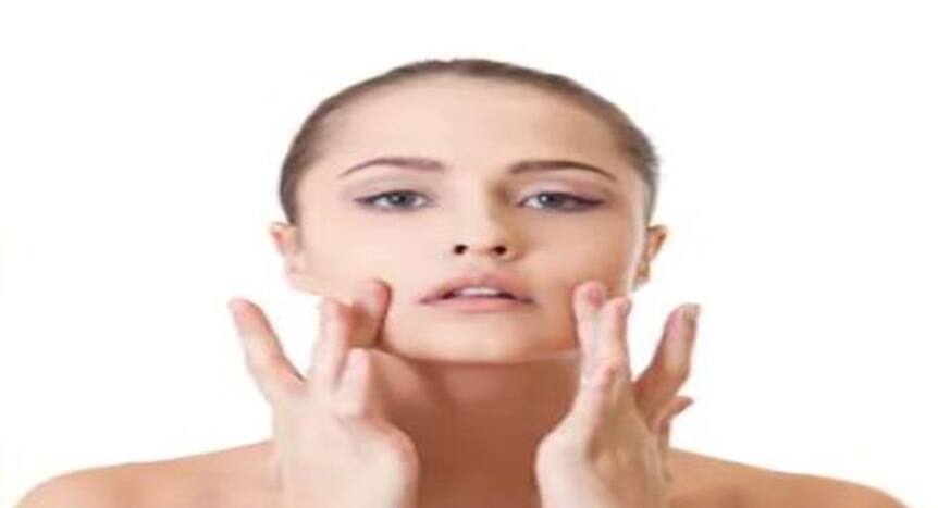 Want to get rid of double chin: Chew gums and pout more | TheHealthSite.com