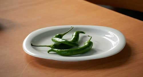 What happens when you eat green chilli every day? Find out ...