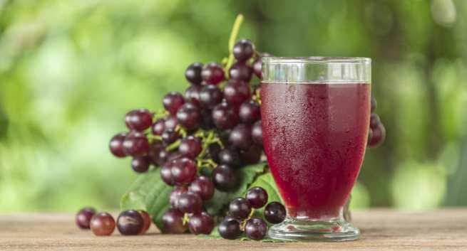 Benefits & Side Effects of Grape Juice: अंगूर का जूस पीने के फायदे और ...