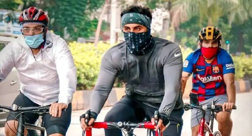World Bicycle Day: Identify the Bollywood actors cycling on Mumbai ...