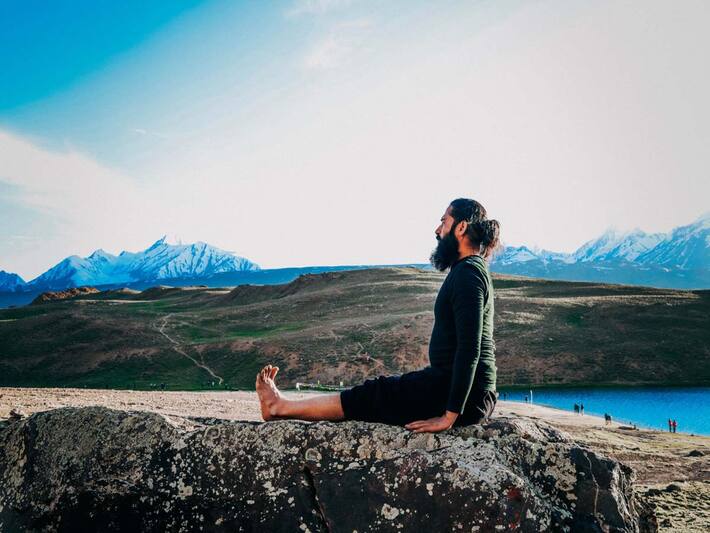 Yoga Staff Pose (Yoga Dandasana): How To Practice, Benefits And ...