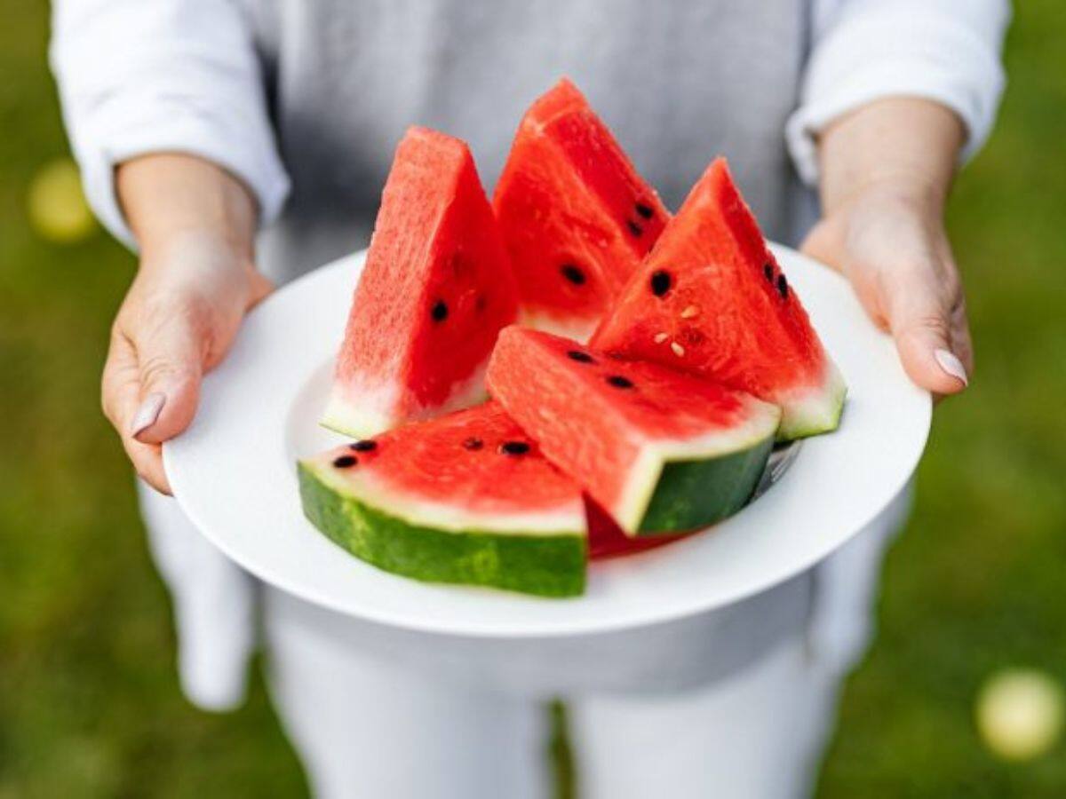 Watermelon In Fridge Or Not In Hindi | तरबूज को ठंडा करने का सही तरीका ...
