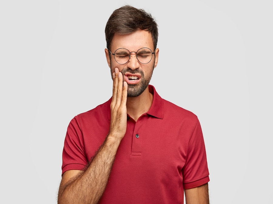 Oral Cancer: These 7 Subtle Signs Can Be Cancerous | TheHealthSite.com