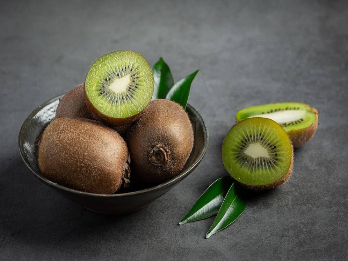 Higher Vitamin K1 Intake Can Help Reduce Bone Fracture Risk: Foods You ...
