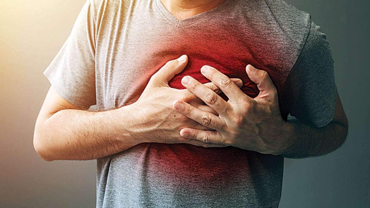 UP Teacher Dies of Heart Attack At School: Vision Loss To Chronic Chest ...