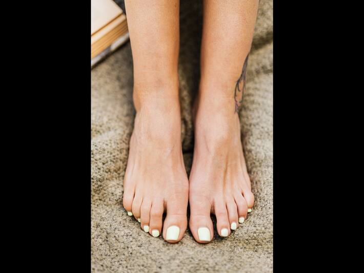 Struggling With Dead Skin Cells? 6 Ways You Can Care For Your Feet ...