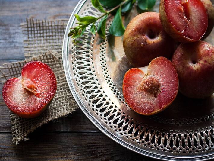 Five Health And Skin Benefits Of Plum That You Should Know ...