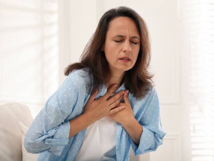 6 Symptoms of a Heart Attack That Occurs Only In Women | TheHealthSite.com