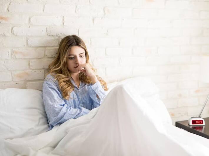 रात को सोते समय महसूस होने वाले लक्षण देते हैं हार्ट से जुड़ी बीमारियों ...