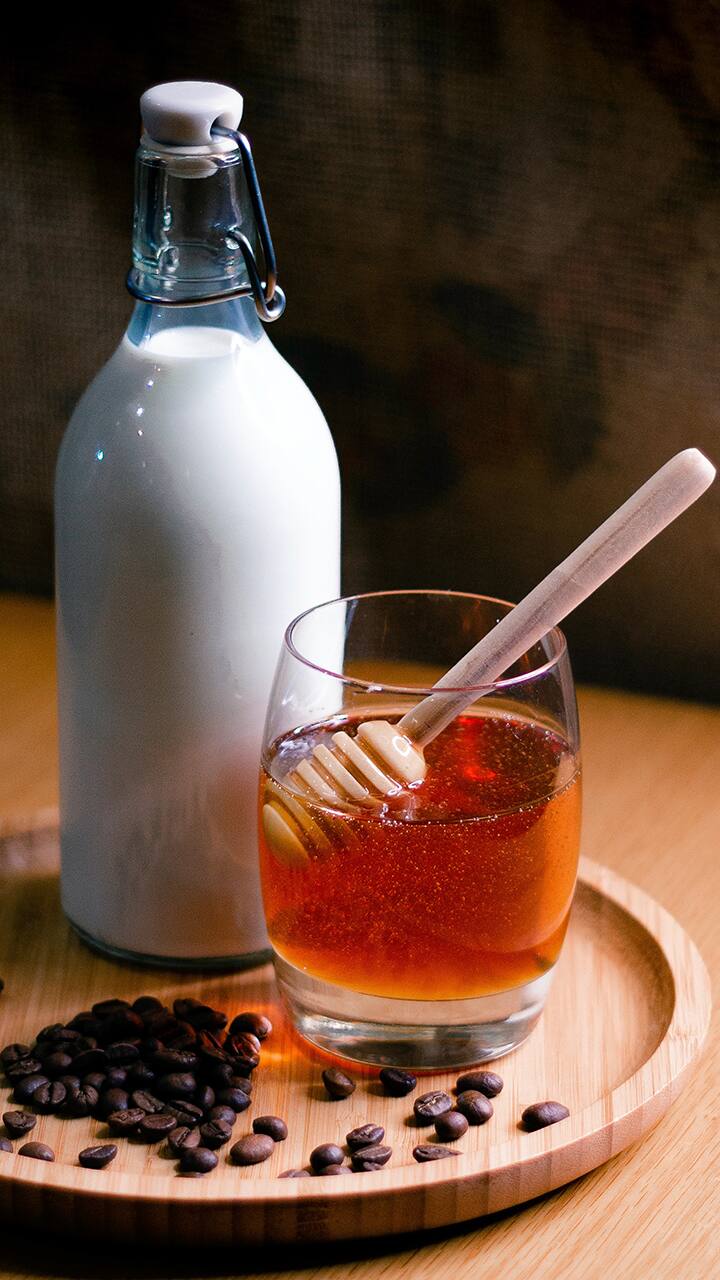 What Are The Pros And Cons Of Drinking Milk?