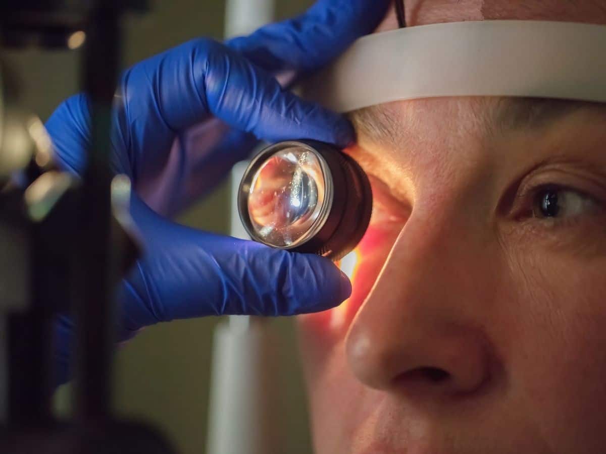 Glaucoma Symptoms Can Slowly Damage Your Eyes: 5 Ways To Treat This ...