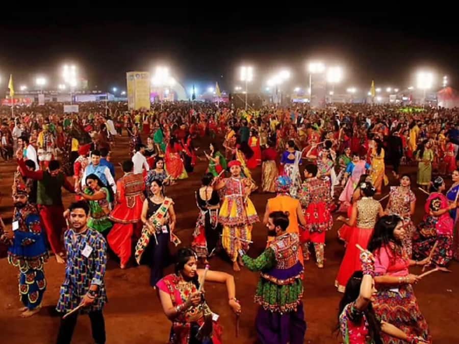 Gujarat: 17-Year-Old Boy Dies of Sudden Cardiac Arrest While Playing Garba | TheHealthSite.com