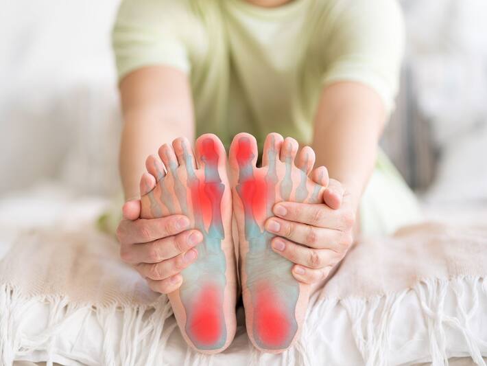 Osteoporosis Symptoms: 7 Unusual Signs of Osteoporosis That Can Appear ...