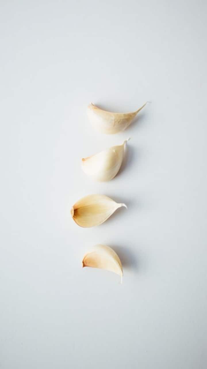 Keeping Garlic Under Pillow at Oneida Roberson blog