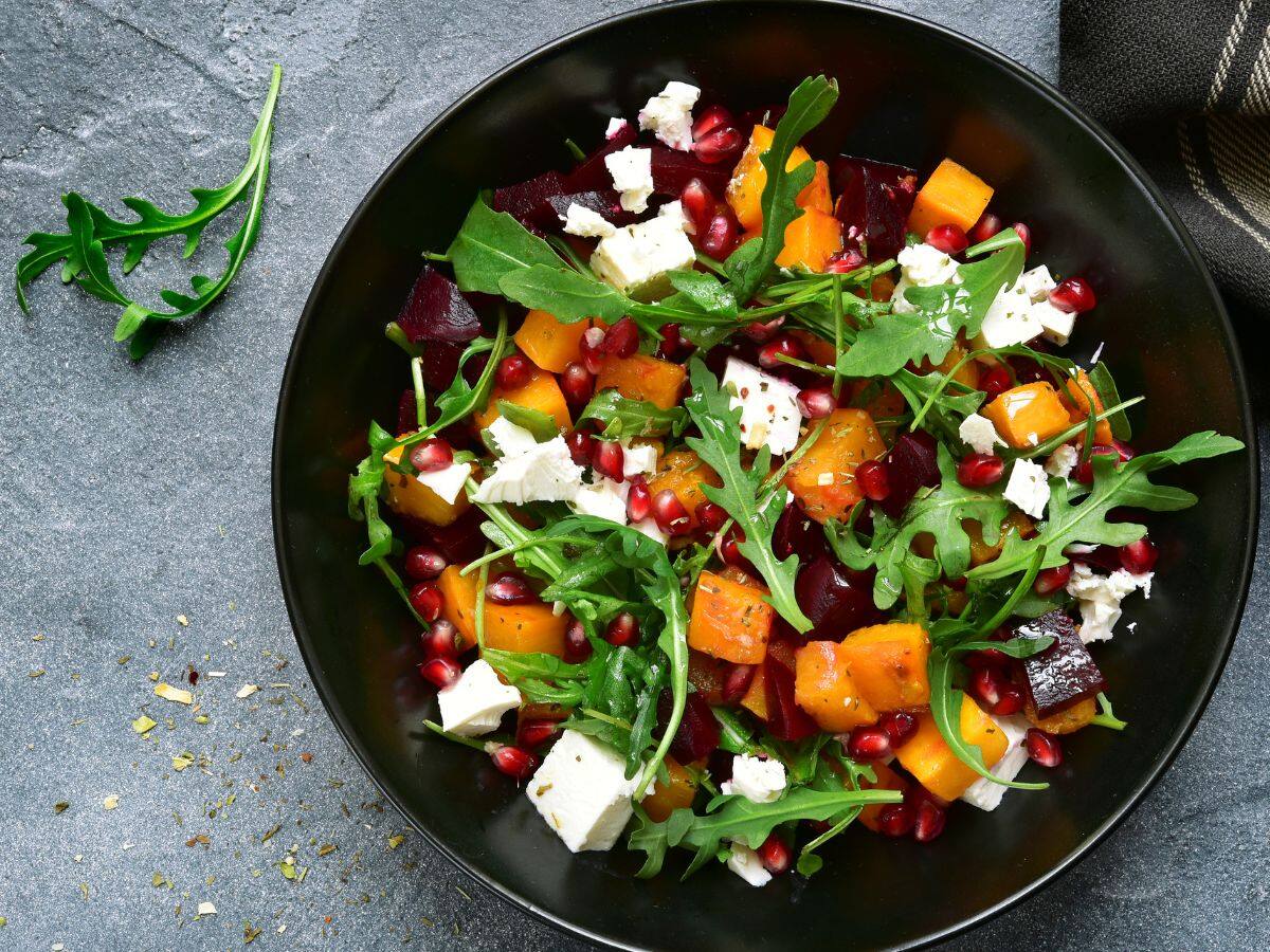 This Is The Healthy Plane Salad Recipe That Actor Mindy Kaling Eats ...