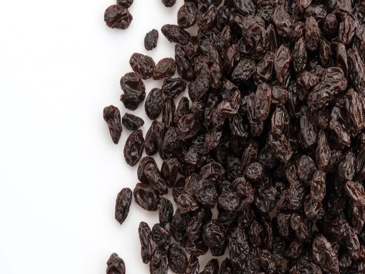 Did You Know About These Incredible Health Benefits Of Munakka Water ...