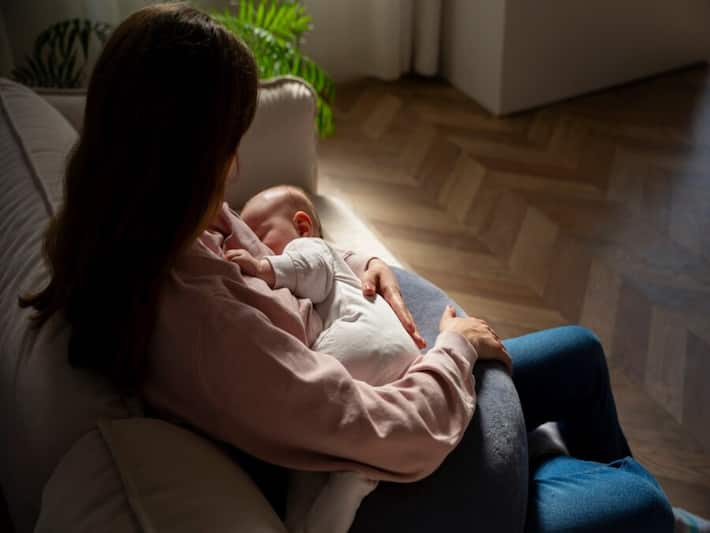 7 Breastfeeding Myths That A Doctor Says You Must Not Believe
