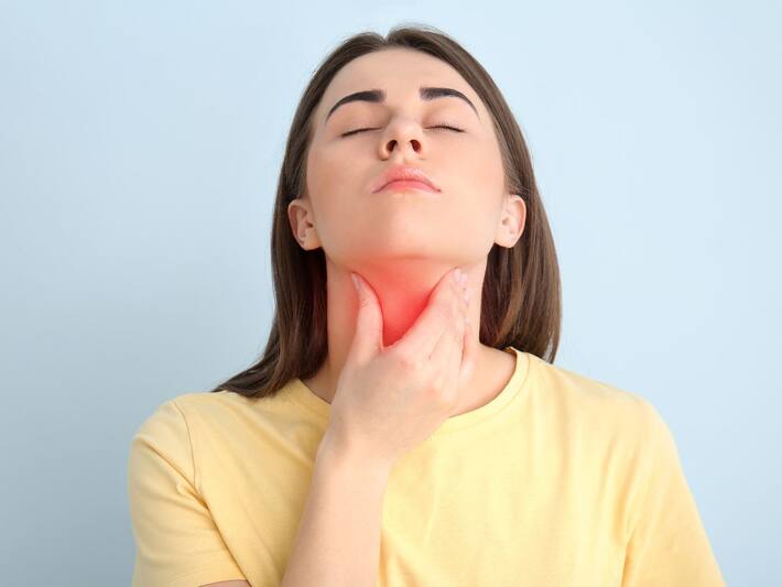 Symptoms Of Hyperthyroidism 5 Signs Of An Overactive Thyroid That