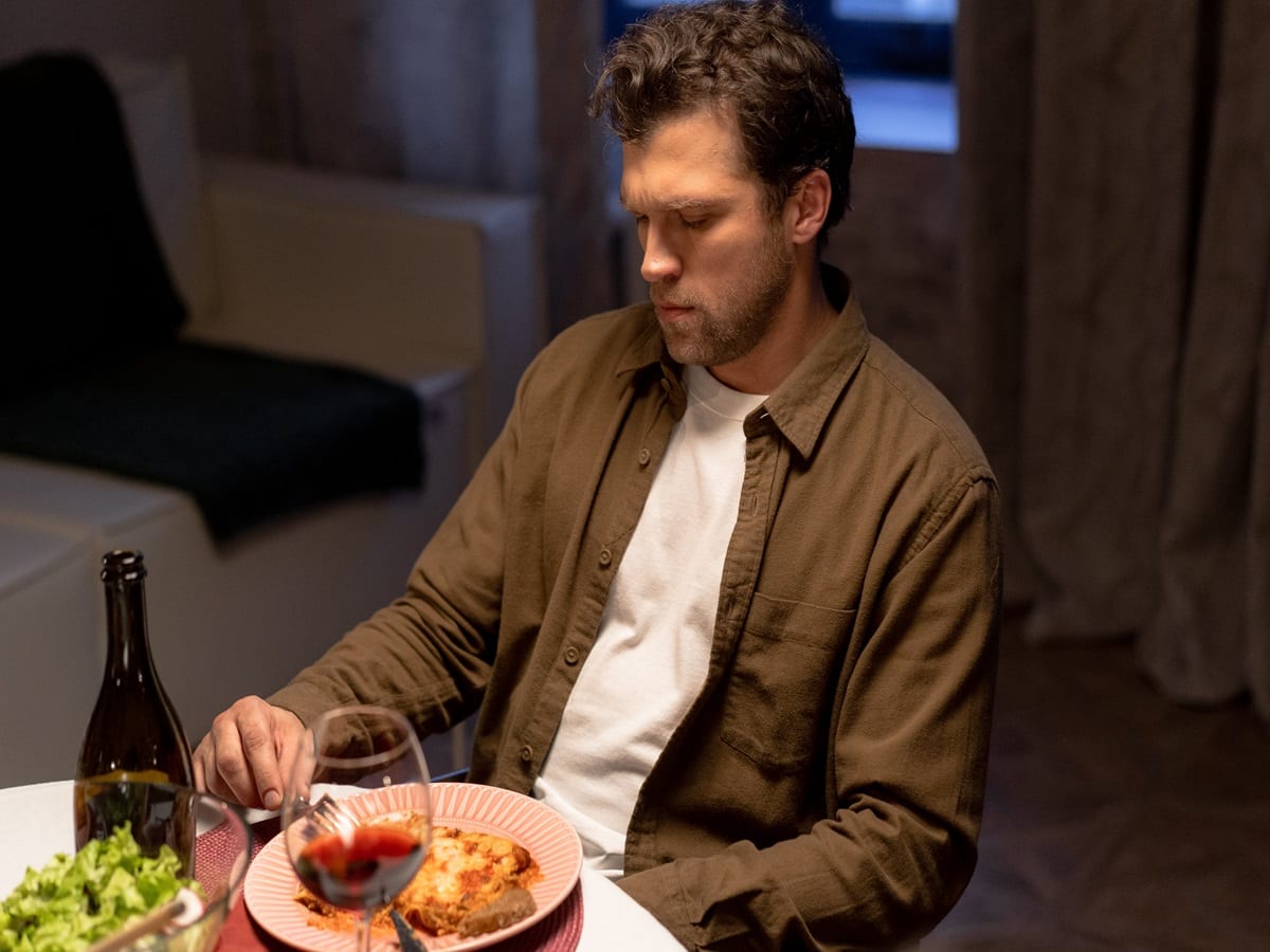 Binge-Eating Due To Stress? Comfort Food May Up Your Risk Of Heart ...
