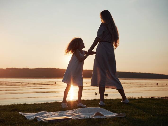 5 Tips To Embrace Lighthouse Parenting | TheHealthSite.com