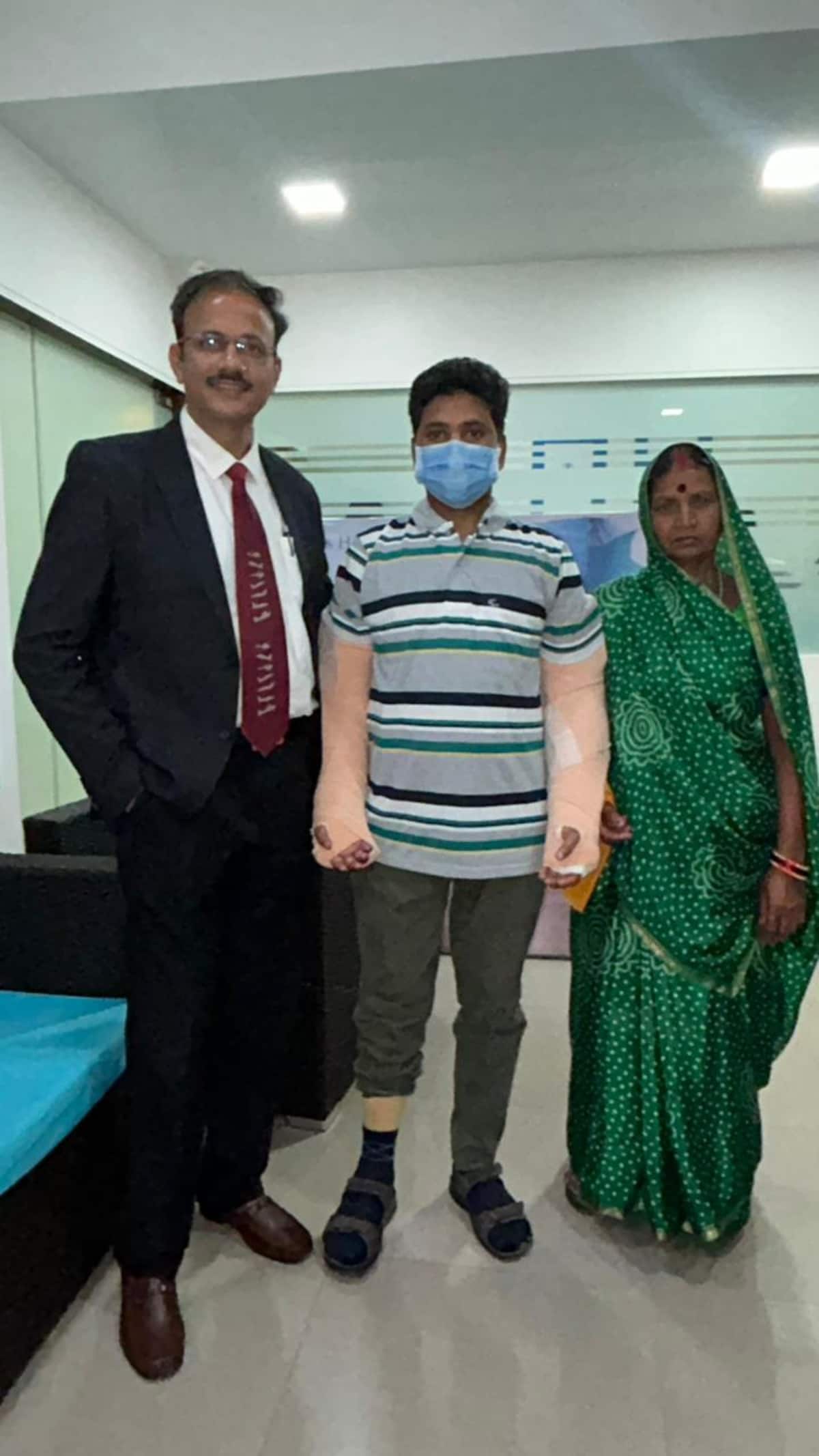 Bilateral Hand Transplant: Man Lost Both Hands In Accident, Then This ...