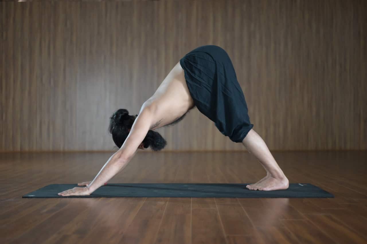 Buffalo Hump? Try These 6 Yoga Poses To Get Rid Of Neck Hump ...