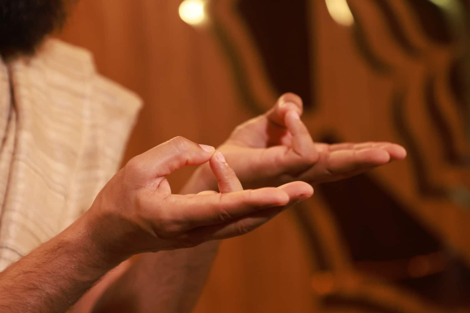 Gesture Of Water: 8 Health Benefits Of Varun Mudra | TheHealthSite.com