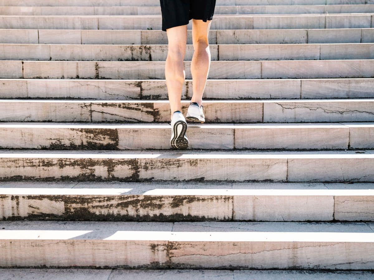 Sidhiya chadhne Ke Fayde | मोटापा कम करने के लिए सढ़ियां चढ़ना क्यों ...