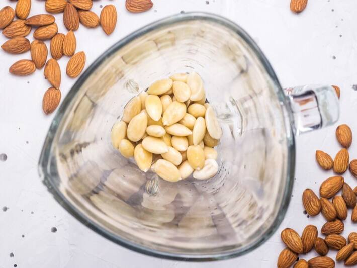 6-Step Recipe To Make Healthy Almond Milk At Home | TheHealthSite.com