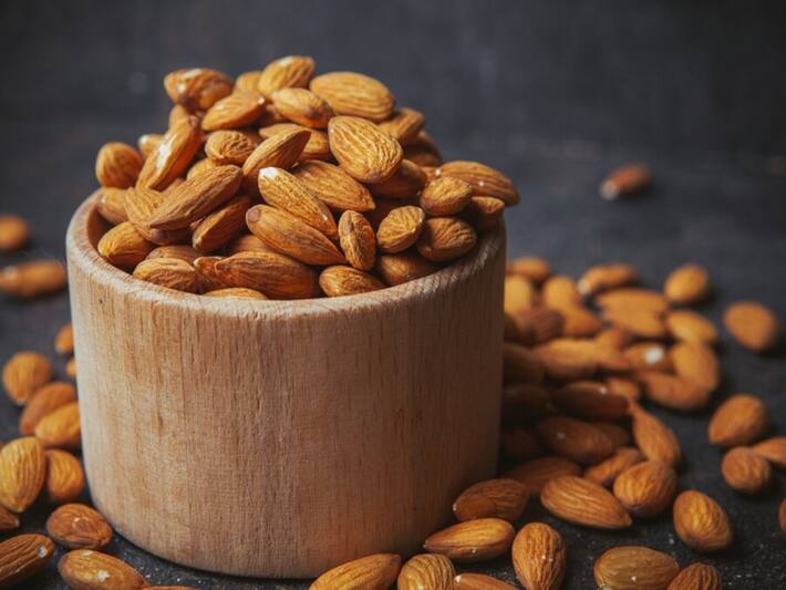 7 Health Benefits Of Eating Almond In Monsoon To Boost Immunity ...
