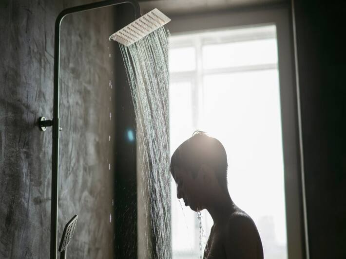 7 Lesser-Known Benefits Of Cold Showers | TheHealthSite.com