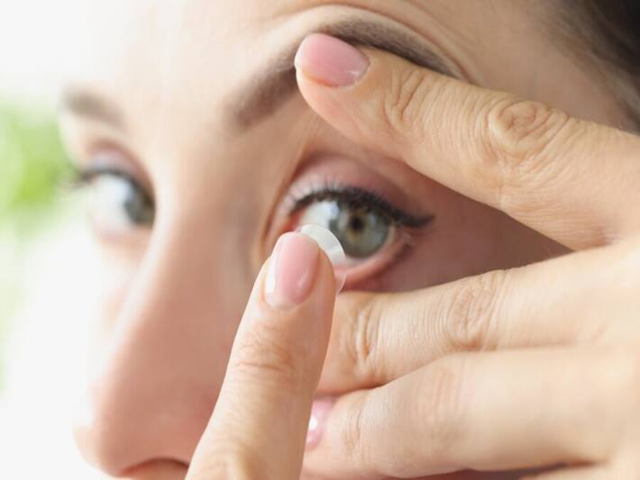 Can Contact Lens Damage Your Cornea? | TheHealthSite.com