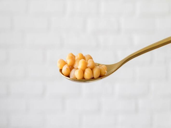 7 Ways In Which Chickpeas Are Super Beneficial For The Skin ...