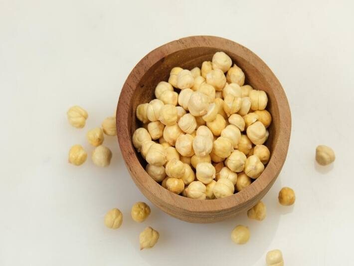 7 Ways In Which Chickpeas Are Super Beneficial For The Skin ...