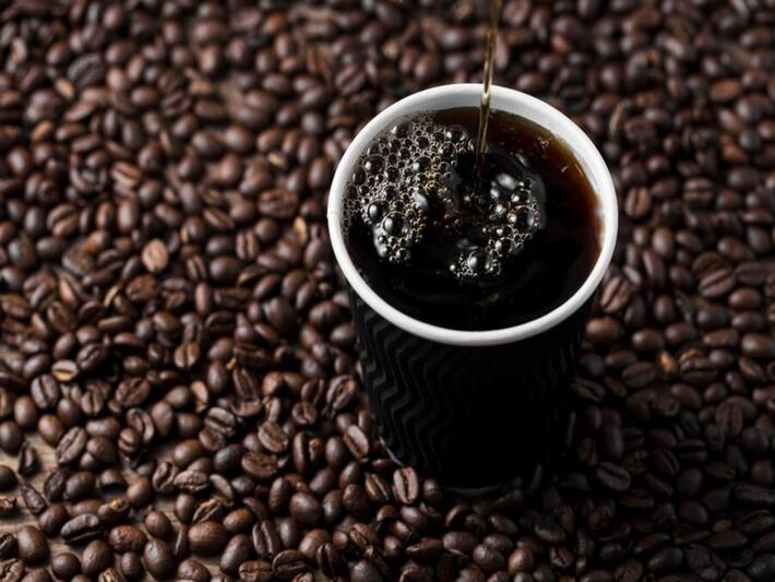 Love Drinking Coffee With Sugar? 7 Things That Happen When You Consume ...