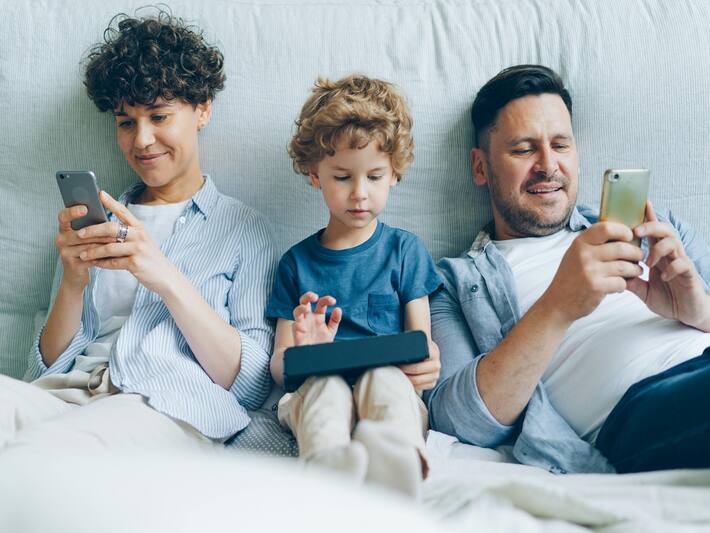 How Can New Parents Limit Screen Time For Their Children? Here Are 5 ...