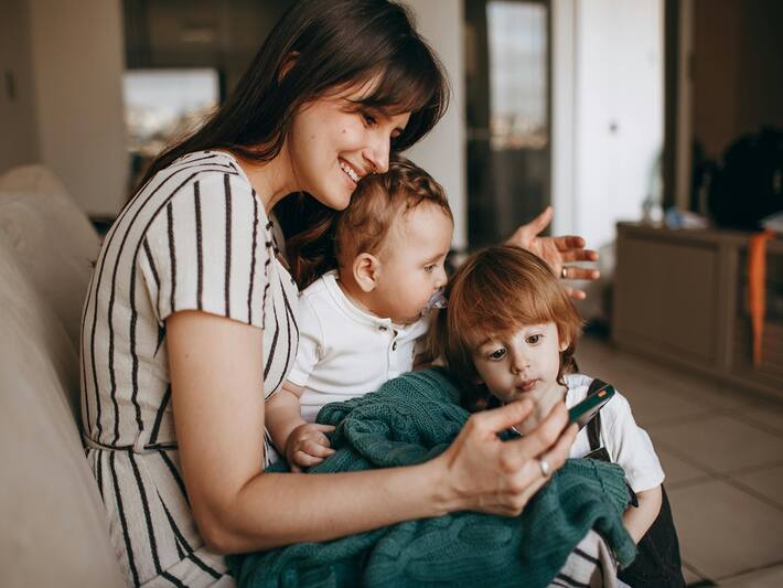 How Can New Parents Limit Screen Time For Their Children? Here Are 5 ...