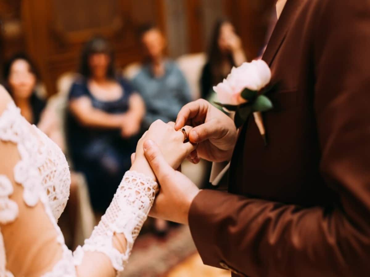 Are Unmarried People At A Higher Risk Of Depression? Research Says, Yes ...