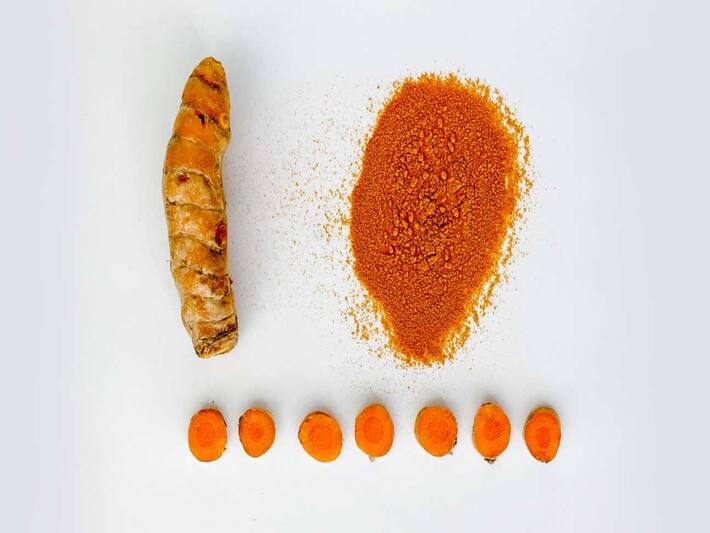 How To Use Turmeric And Coconut Oil For Skin? | TheHealthSite.com