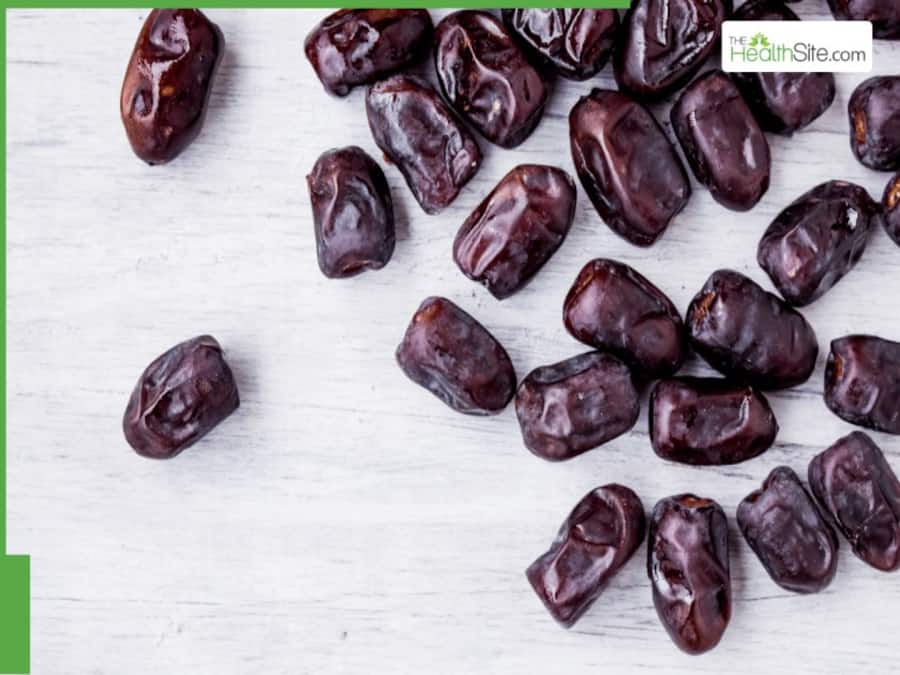 Unlocking The Benefits: What Happens When You Soak Dates In Water ...