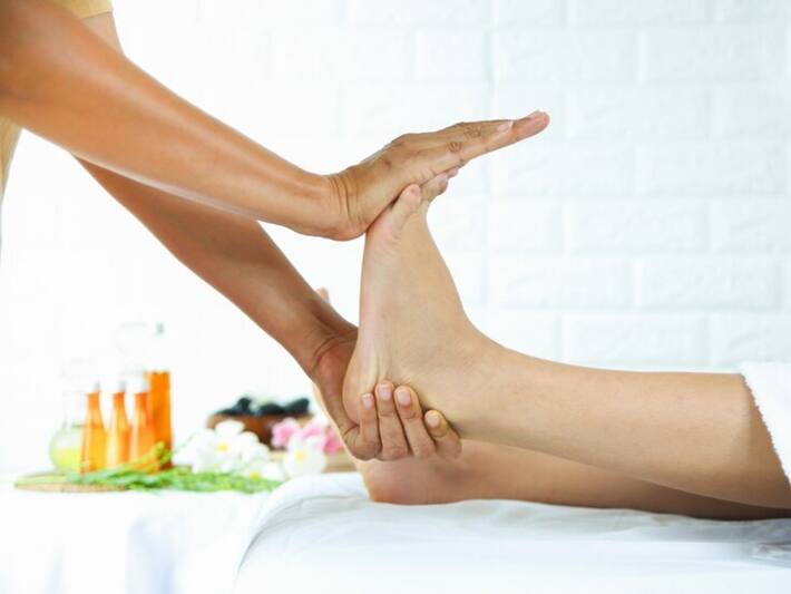 9 Health Benefits Of Massaging Feet With Mustard Oil Before Bed ...