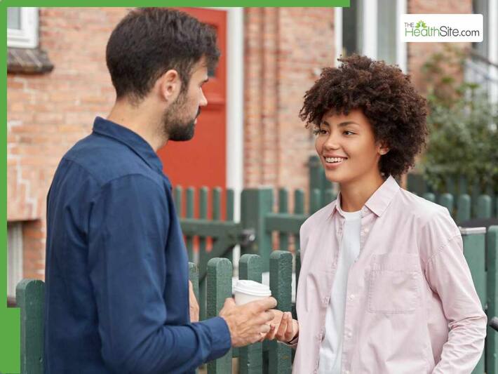 5 Health Benefits Of Talking To Strangers | TheHealthSite.com