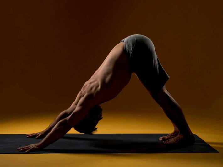 6 Best Yoga Asanas To Practise Under The Moon Every Night ...