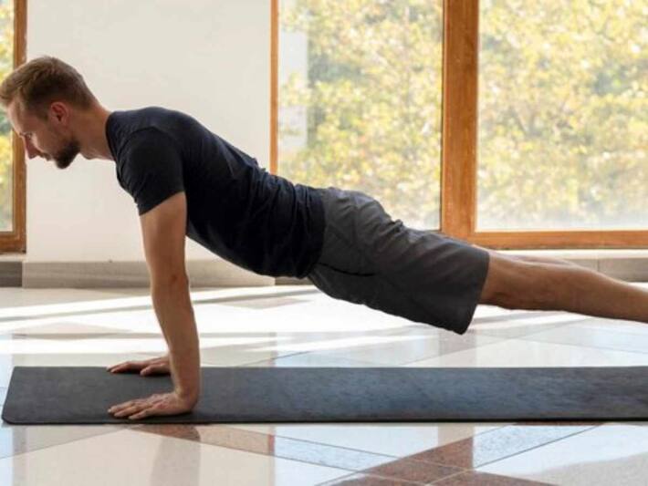 7 Reasons That Make Phalakasana Plank Pose The Best Yoga Pose For ...