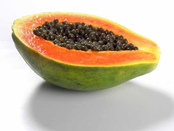 7 Healthy Reasons Why You Must Eat Papayas Daily In Summer ...