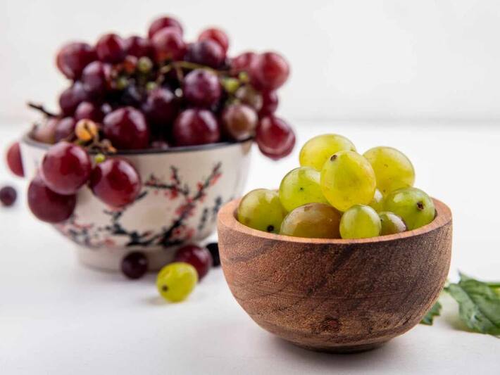 6 Healthy Reasons To Eat A Bowl Of Grapes Every Day In Summer Season ...