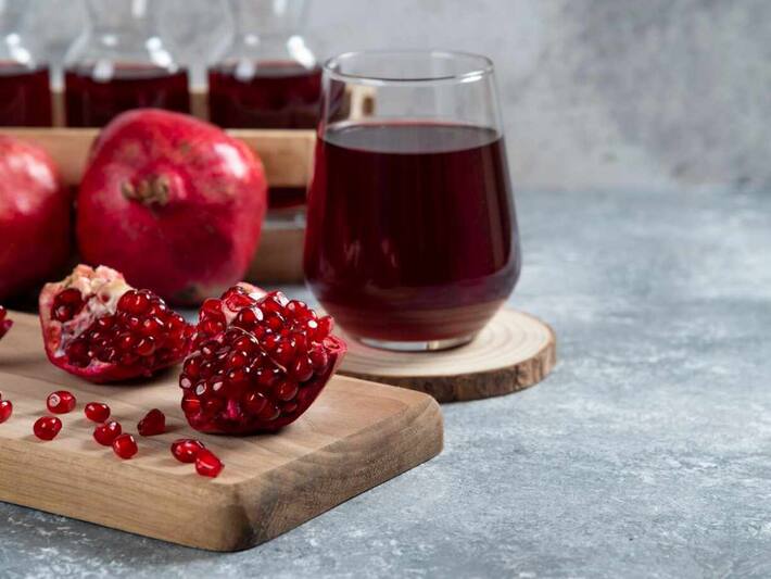 7 Health Benefits Of Drinking Pomegranate Juice Every Day In Peak Summer | TheHealthSite.com